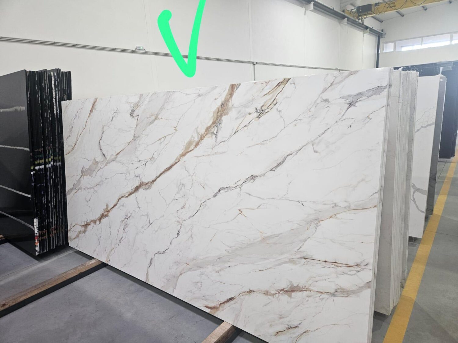 Printed Quartz Stone The Best Seller Pattern - LINX SURFACES