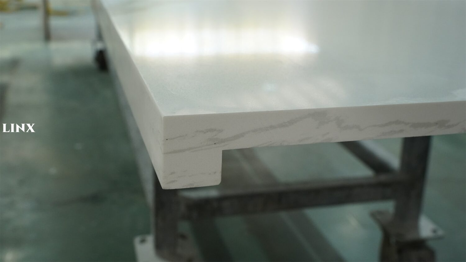 Very Classic Calacatta Pattern Made Quartz Stone Countertops - LINX ...