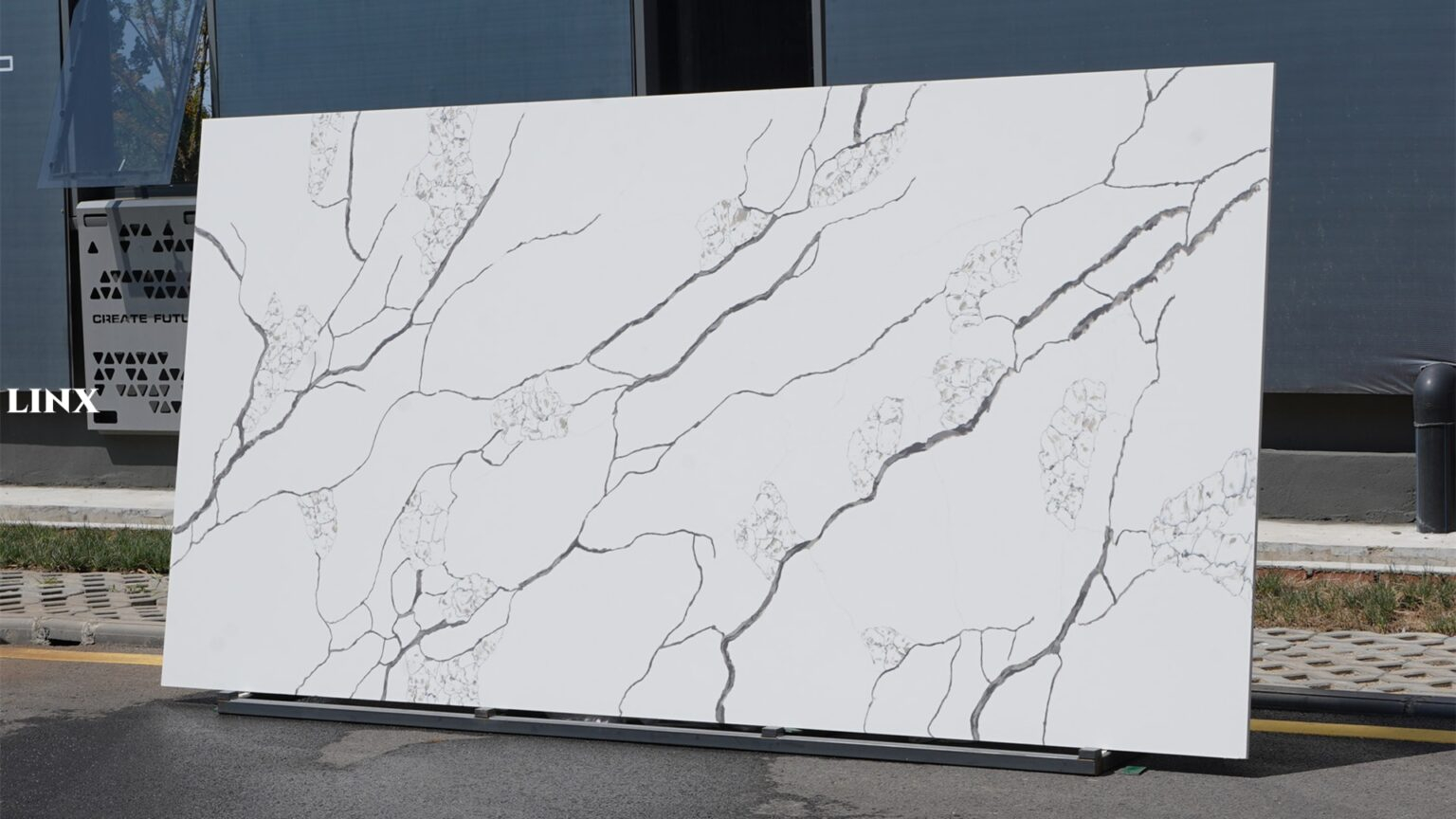 A Super Popular Quartz Stone Calacatta Pattern And Its Countertop ...